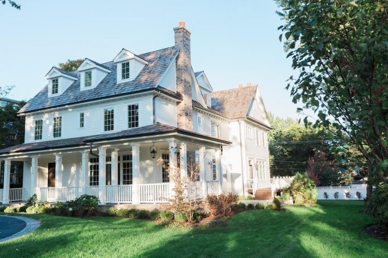 Take A Look Inside This Formal Yet Fashionable Hinsdale Home