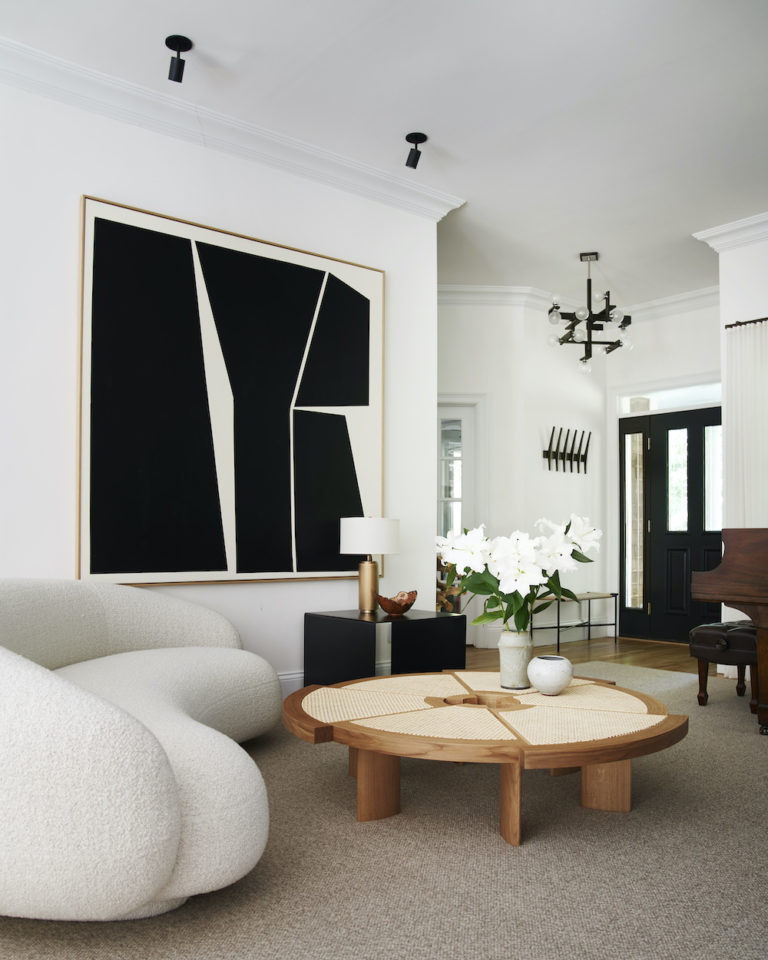 Todd Raymond Outfits An East Hampton Home In Chic Comfortable Style