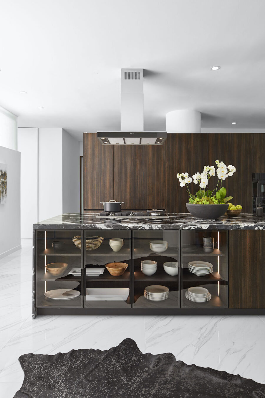 This Dallas High-Rise Kitchen Remodel Perfects Clever Storage