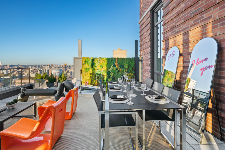 Tour The 2022 Holiday House NYC - aspire design and home