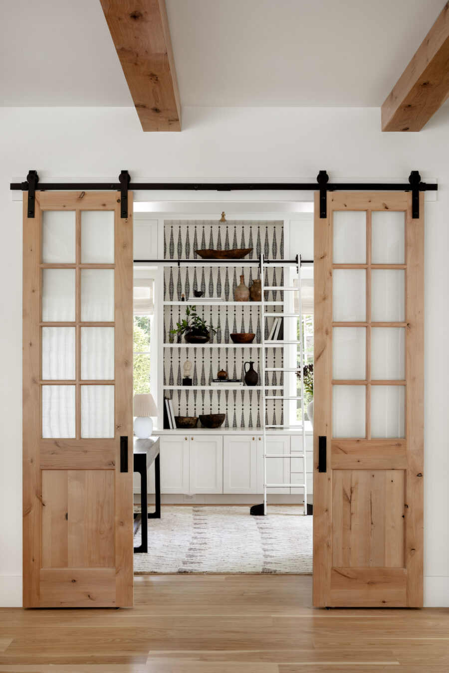 Neutral Ground: Black And White Form An Elegant Base In 5 Distinct Projects