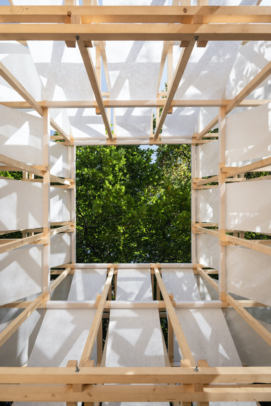 A Tea House-Inspired Pavilion Invites Quiet Appreciation Of Nature