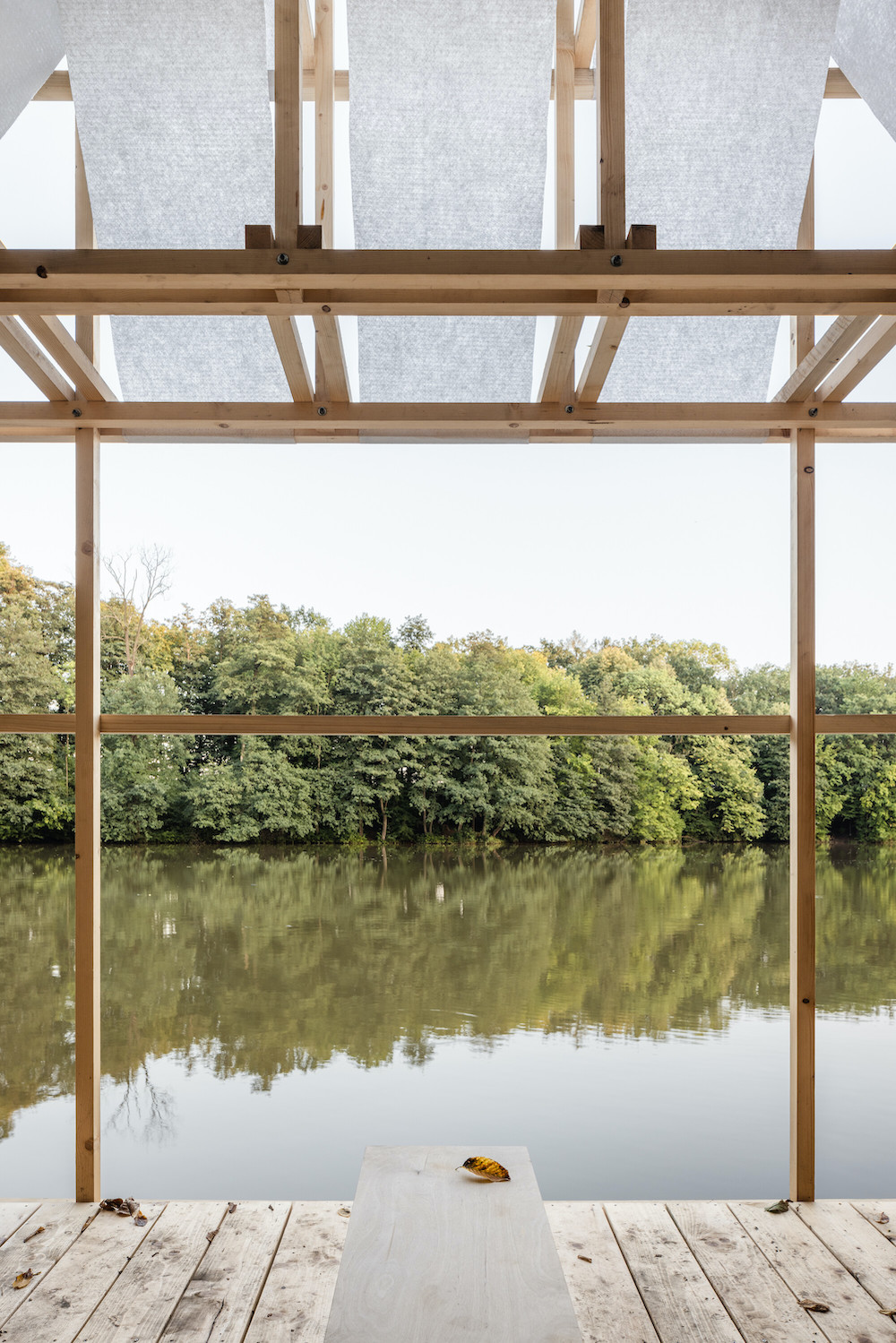 A Tea House-Inspired Pavilion Invites Quiet Appreciation Of Nature