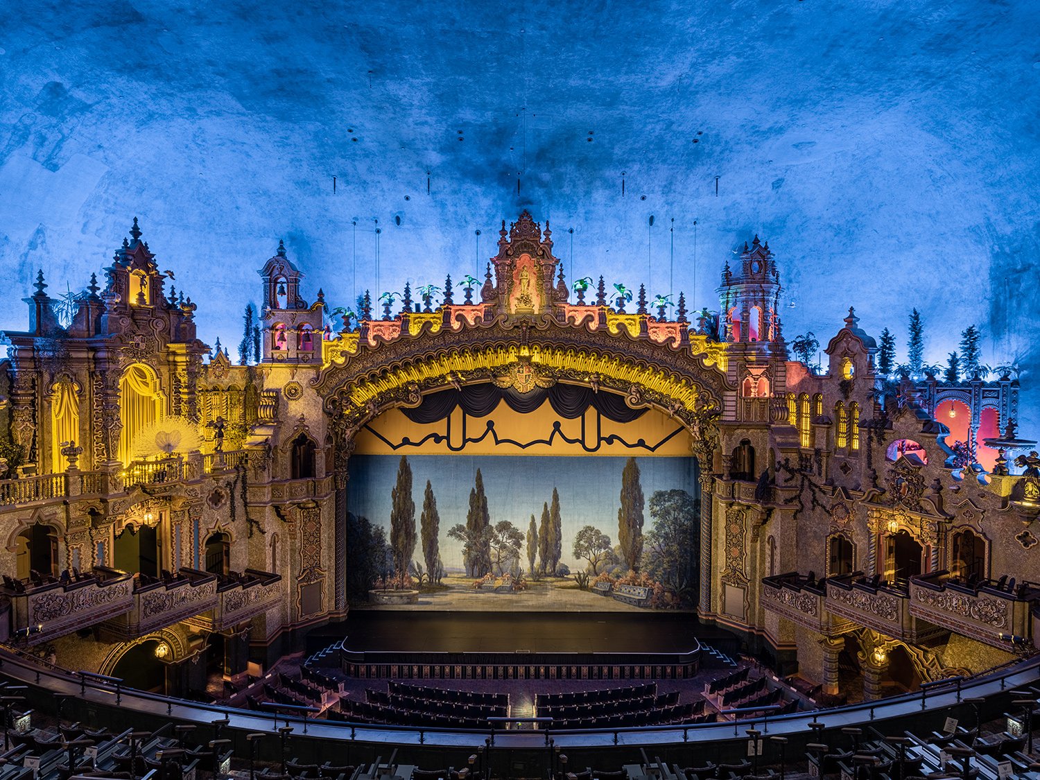 Architectural Gems: The Pageantry Of Post-WWI Movie Palaces • EnerLux ...