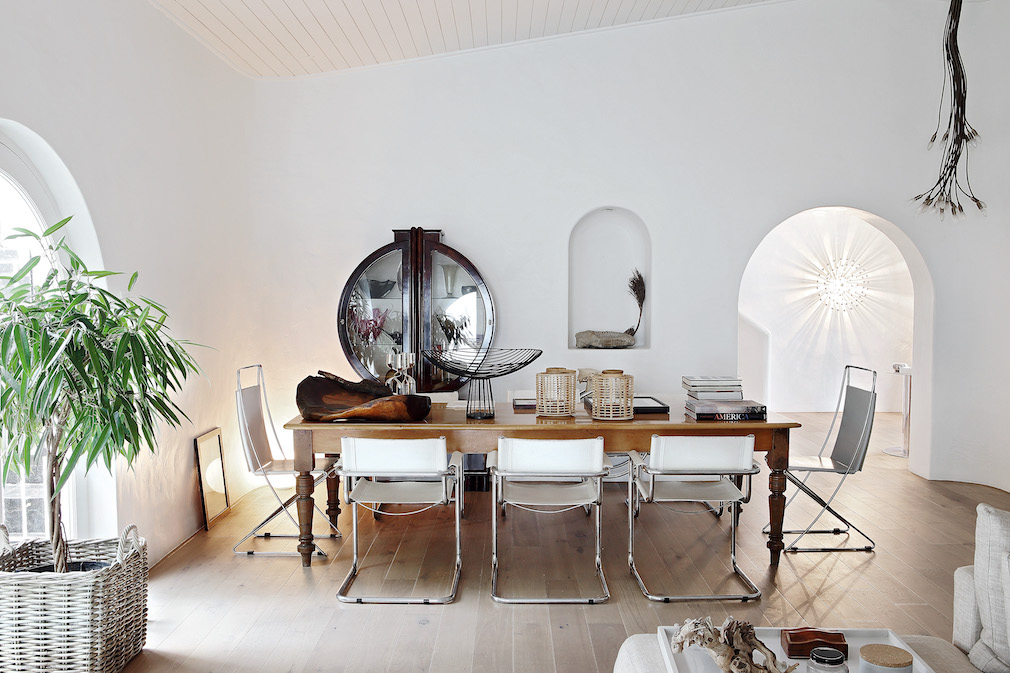 Savvy Design Transforms This ’70s Mediterranean Villa Into A Timeless ...