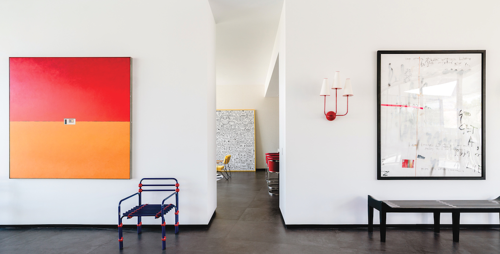 Designer And Vintage Pieces Mingle With Eclectic Art In This Sprawling ...