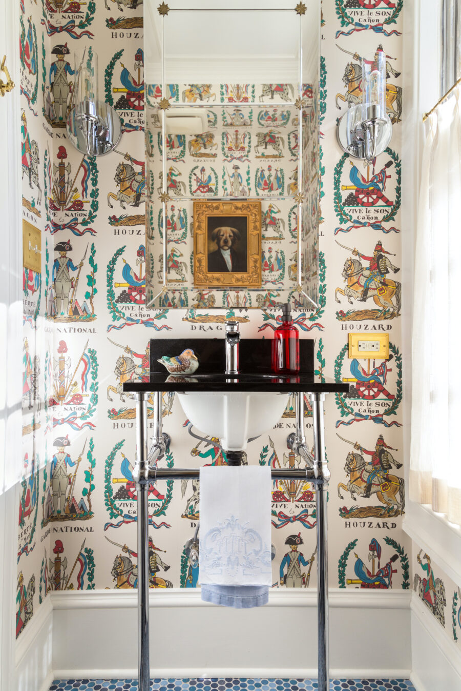 14 Fresh And Unexpected Powder Room Designs