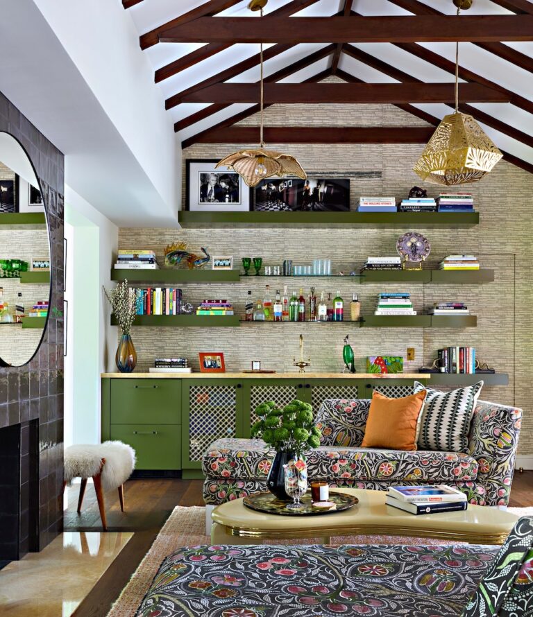 Dekay & Tate Inject Retro Style Into A Thoroughly Modern Design Scheme