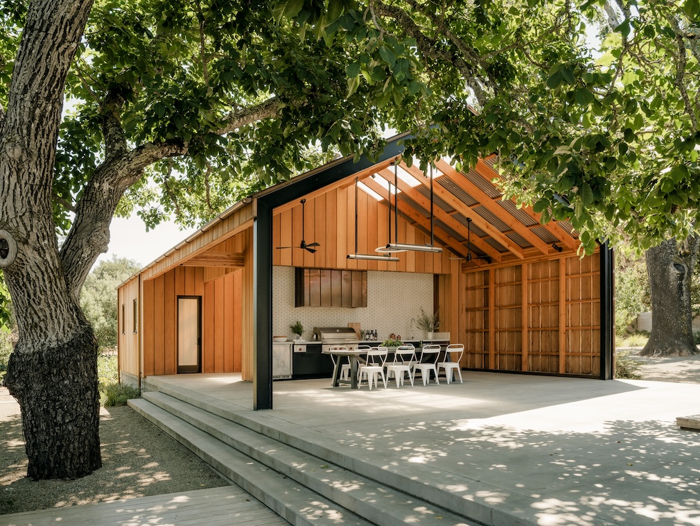 MDa Redefines Wine Country Living With This Idyllic Barn Retreat