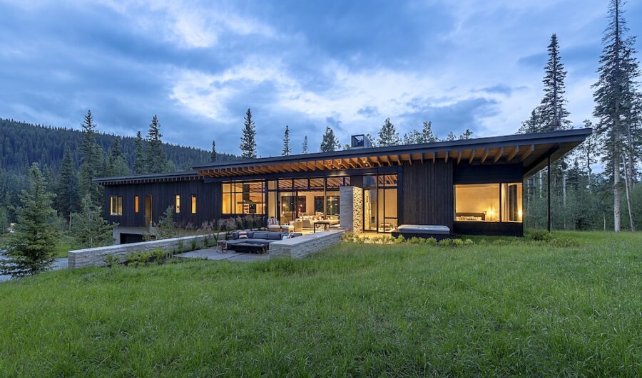 CCY Architects Create Comfort And Flexibility In The Colorado Rockies
