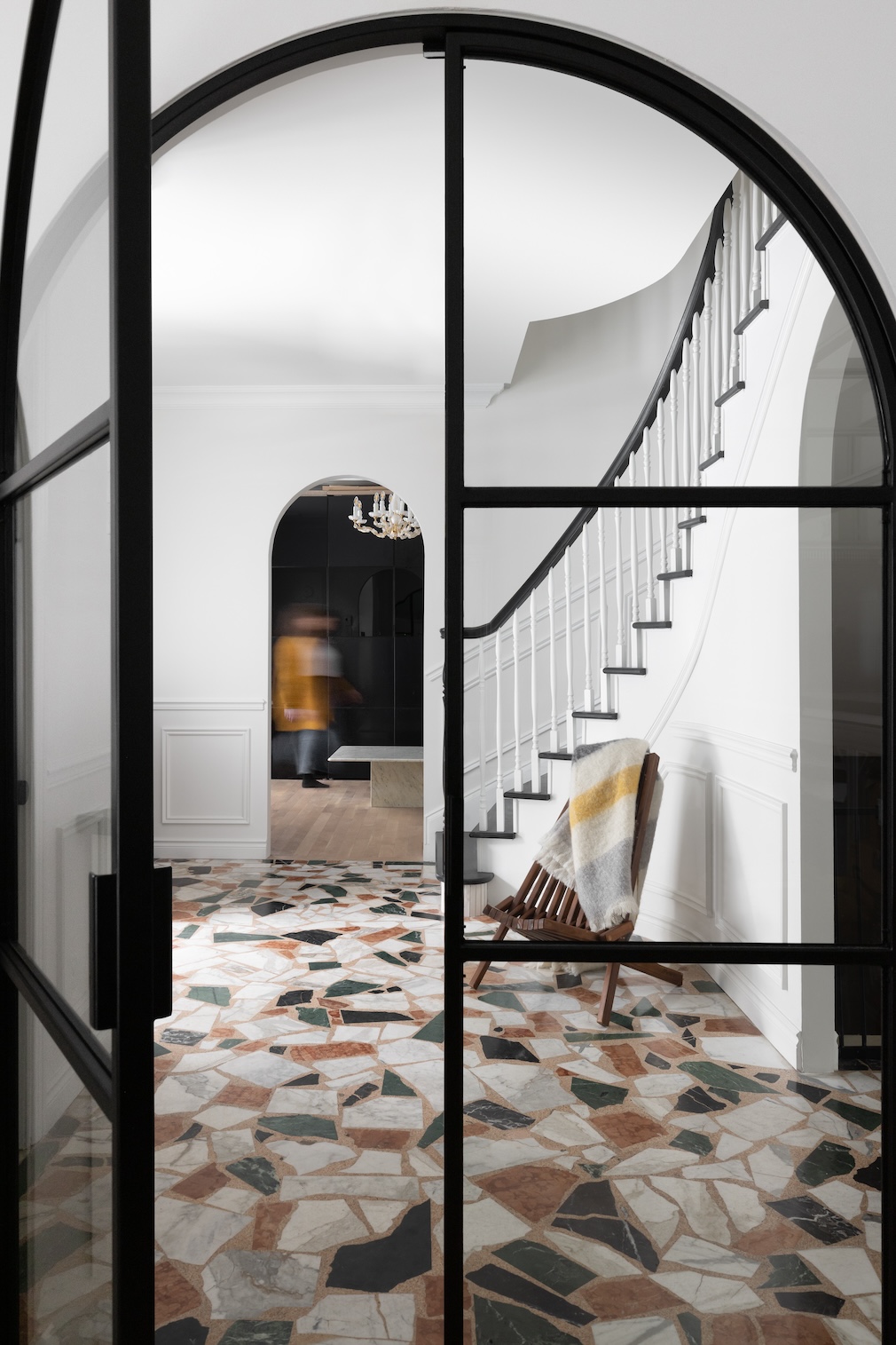 A Strategic Shift To The Solarium Puts This Kitchen In A New Light ...