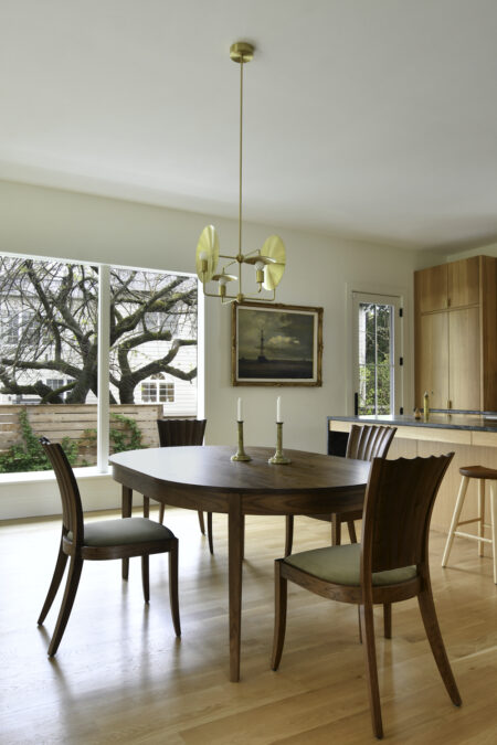 This Quietly Elegant Home Features A Full Roster Of Thos. Moser ...