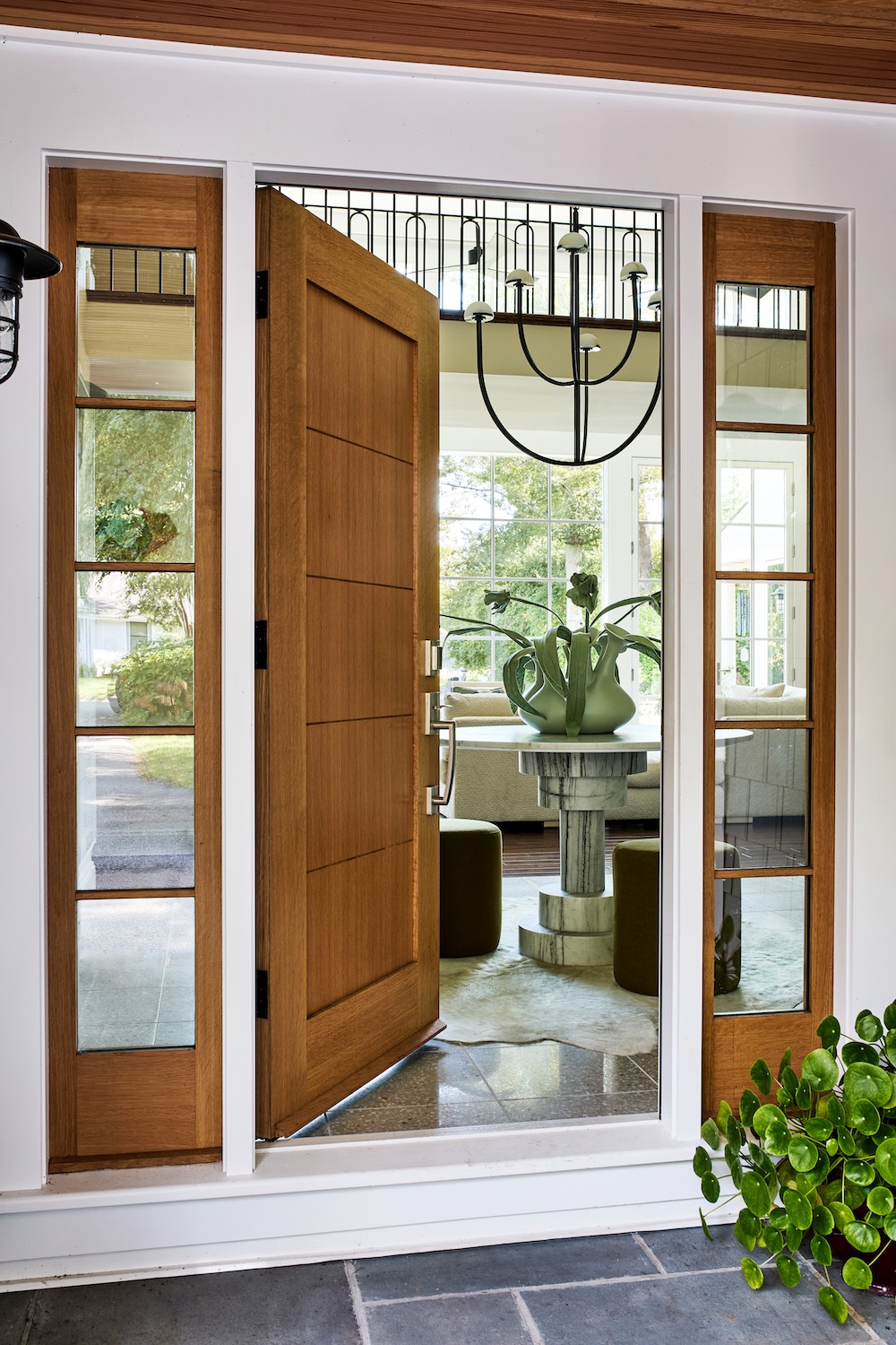 The Drawing Board And Farnady Interiors Give This Waterfront Gem New ...