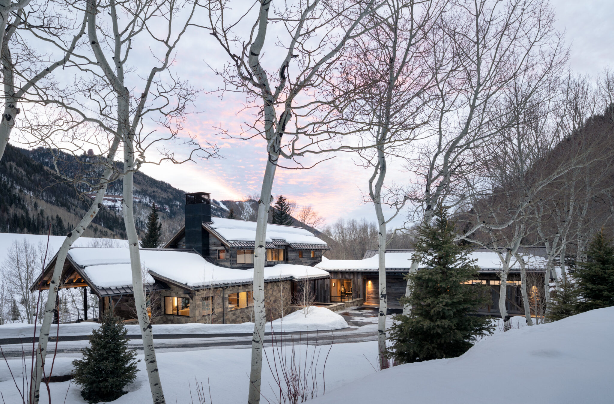 Pearson Design Group Makes A Marvelous, Materials-First Mountain Home ...